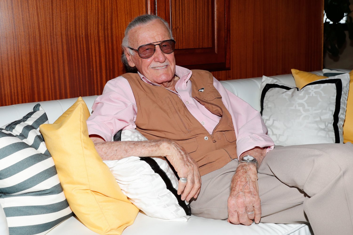 We Need To Stop Stan Lee’s Comic Con Appearances